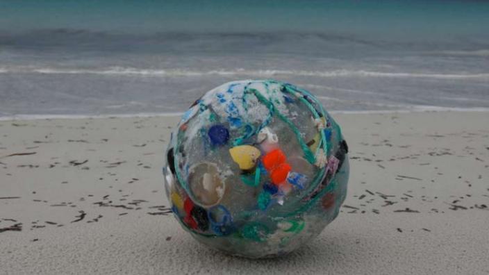 Tim Pearn: On the Beach | Western Australian Museum